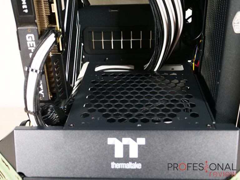 Thermaltake The Tower 300 Review en Español (Análisis completo)